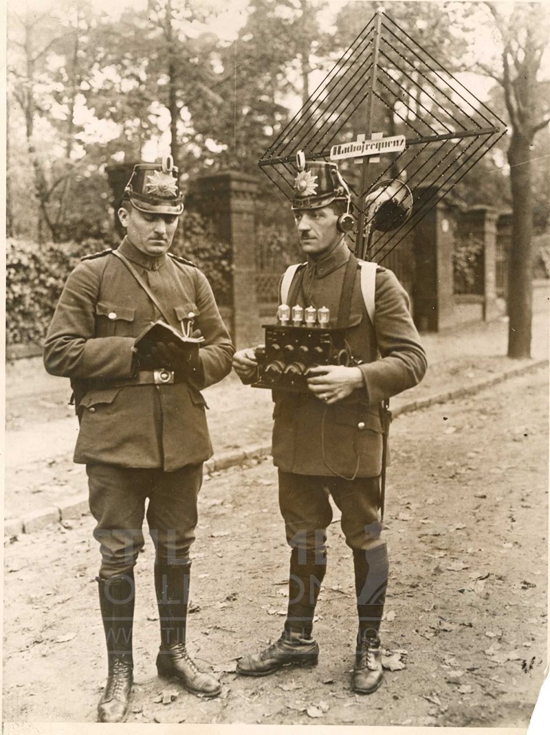 humour radio mobile phone germany berlin police plod policeman copper ...