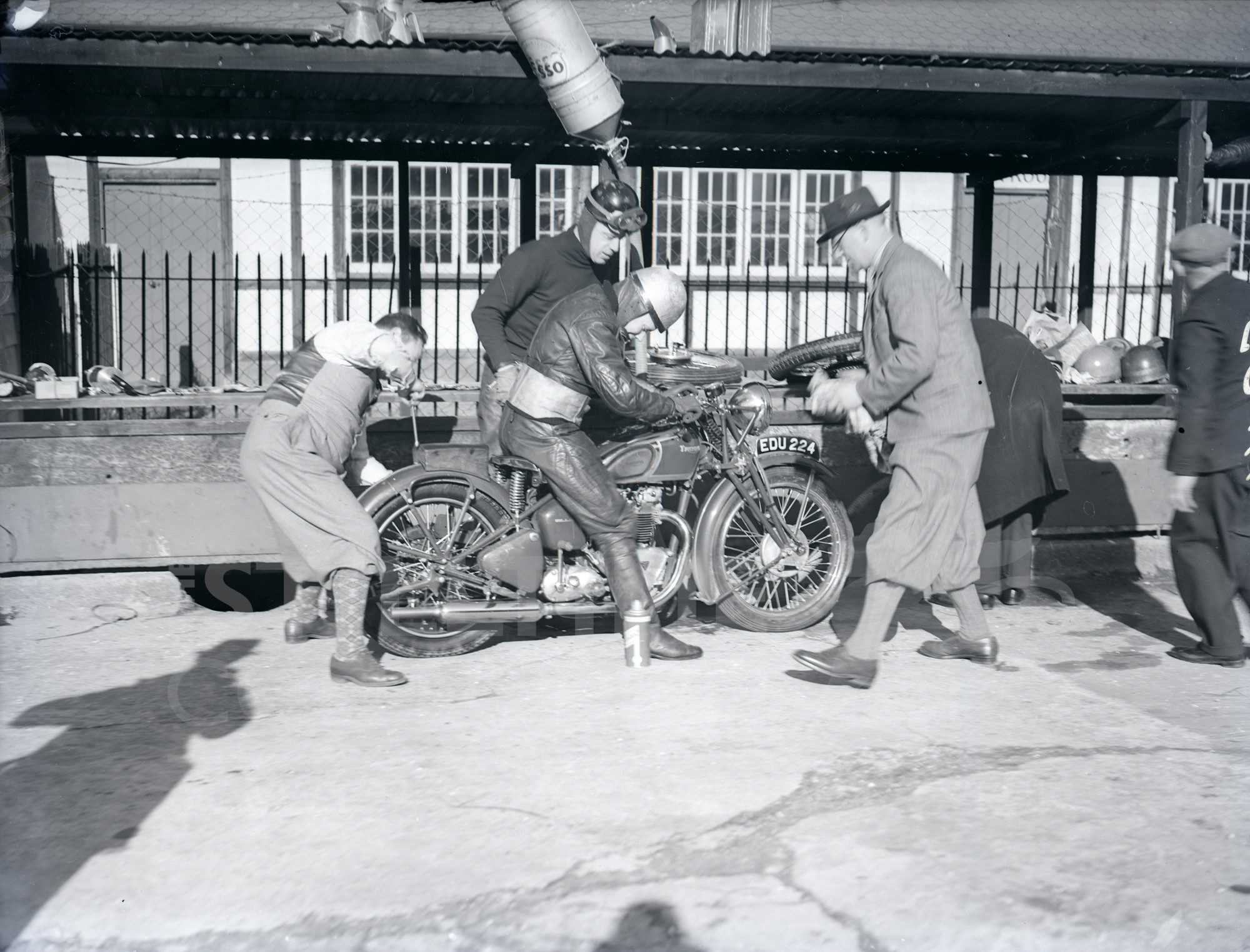 tpt transport bike triumph racing prix motor sport raceway race ...