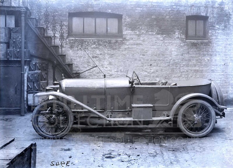 the fourseat tourer. this is very first bentley, known as exp1. photo ...