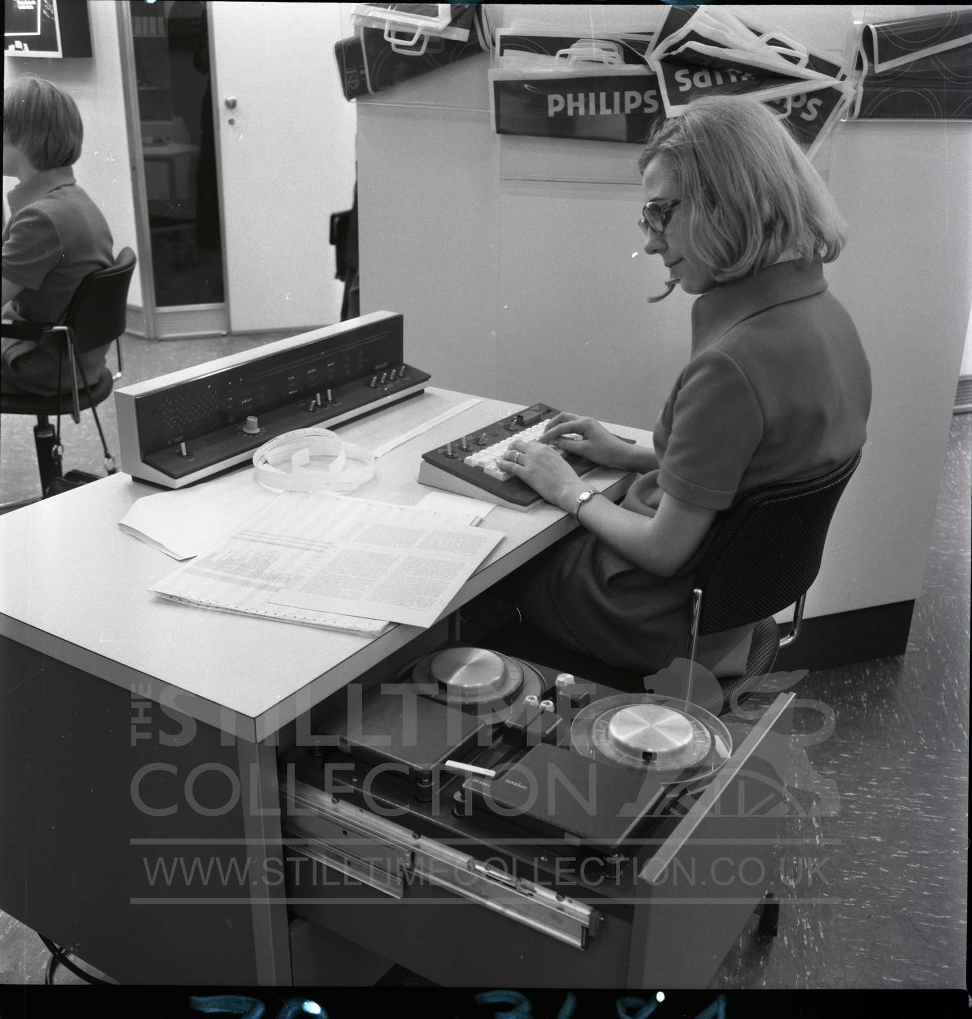 office retro tech computers exhibition presentation seminar germany ...