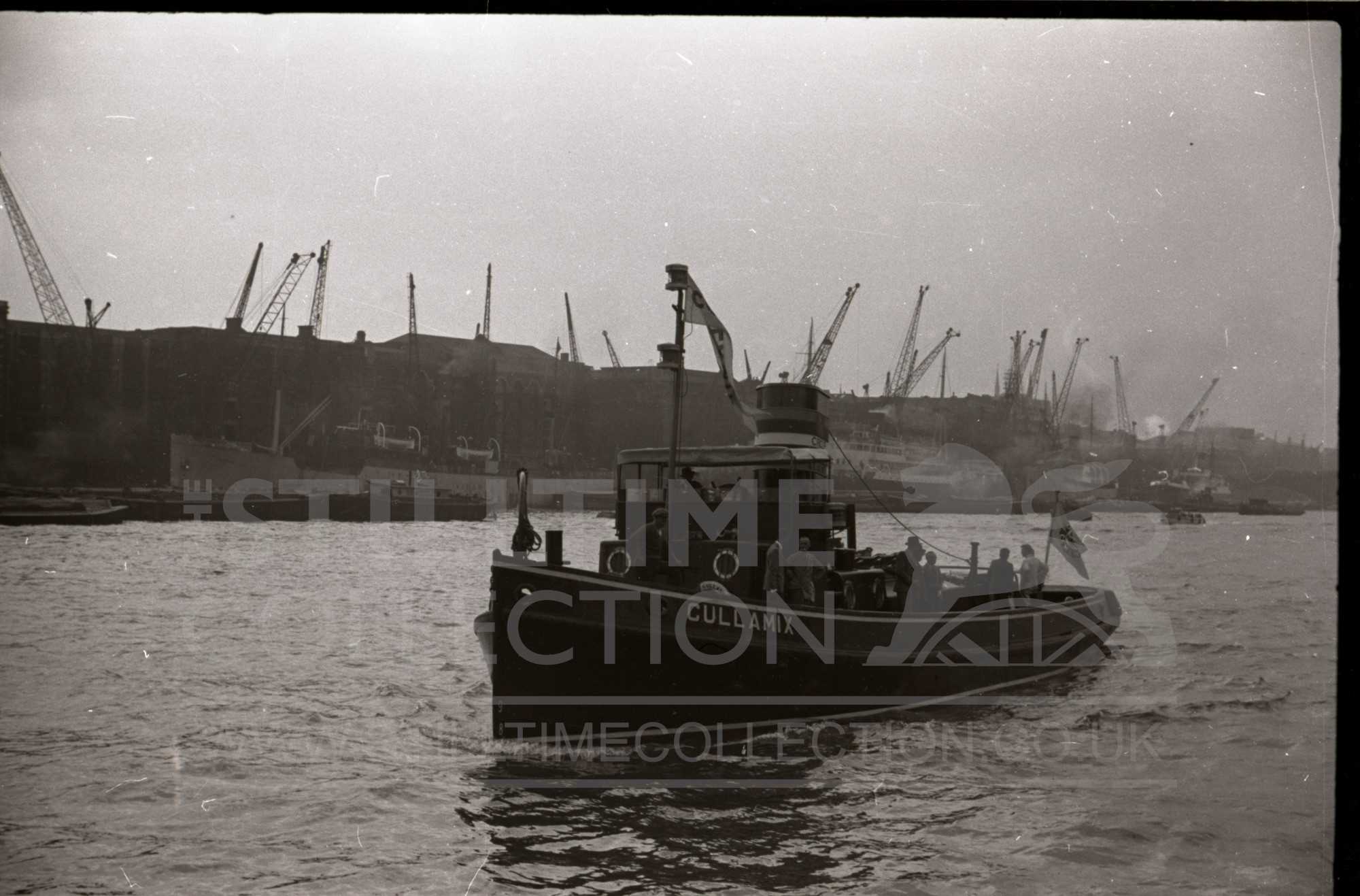 tpt transport ships tug cullamix coy blue circle place area scene ...