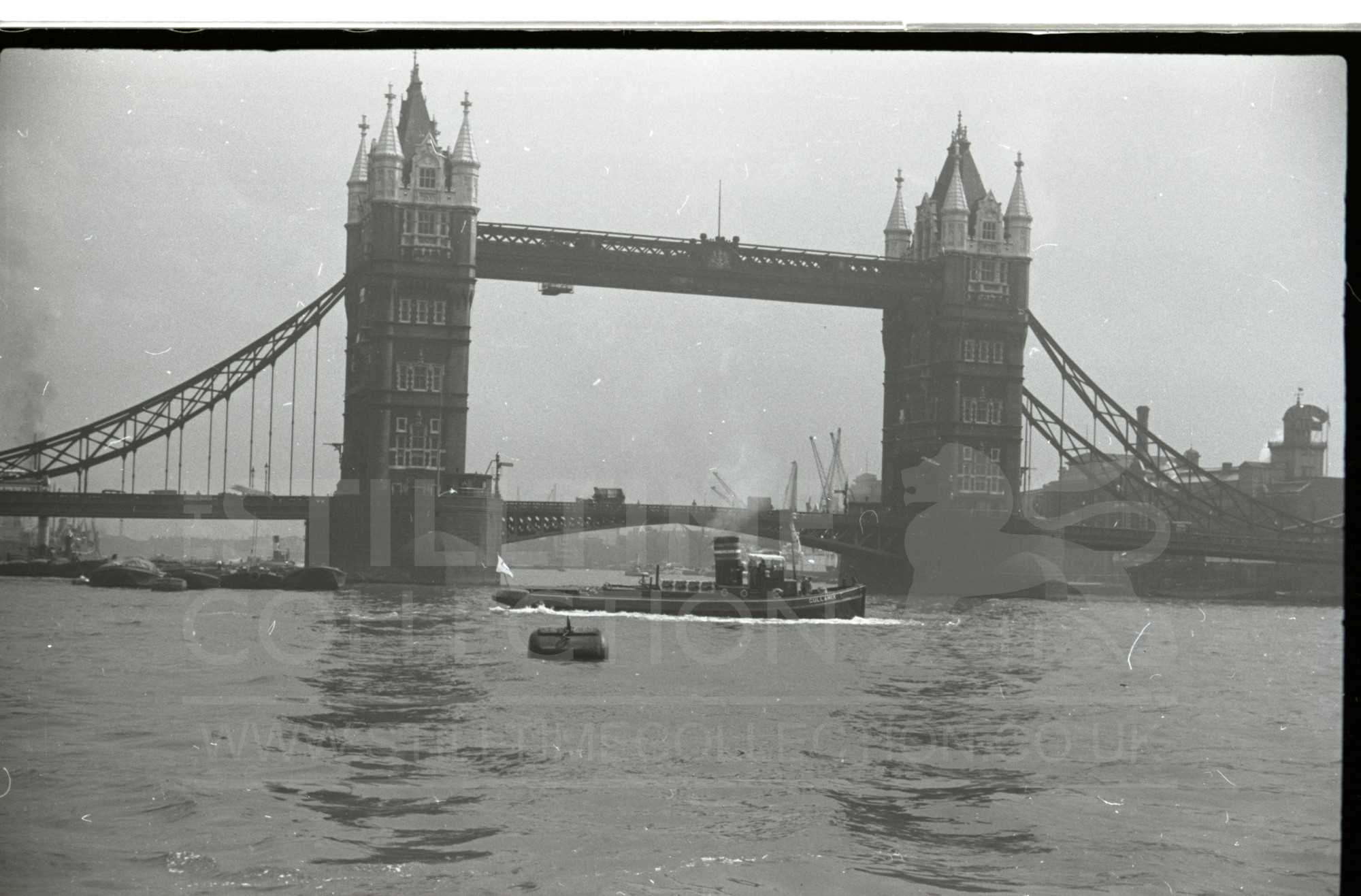 tpt transport ships tug cullamix coy blue circle place area scene ...