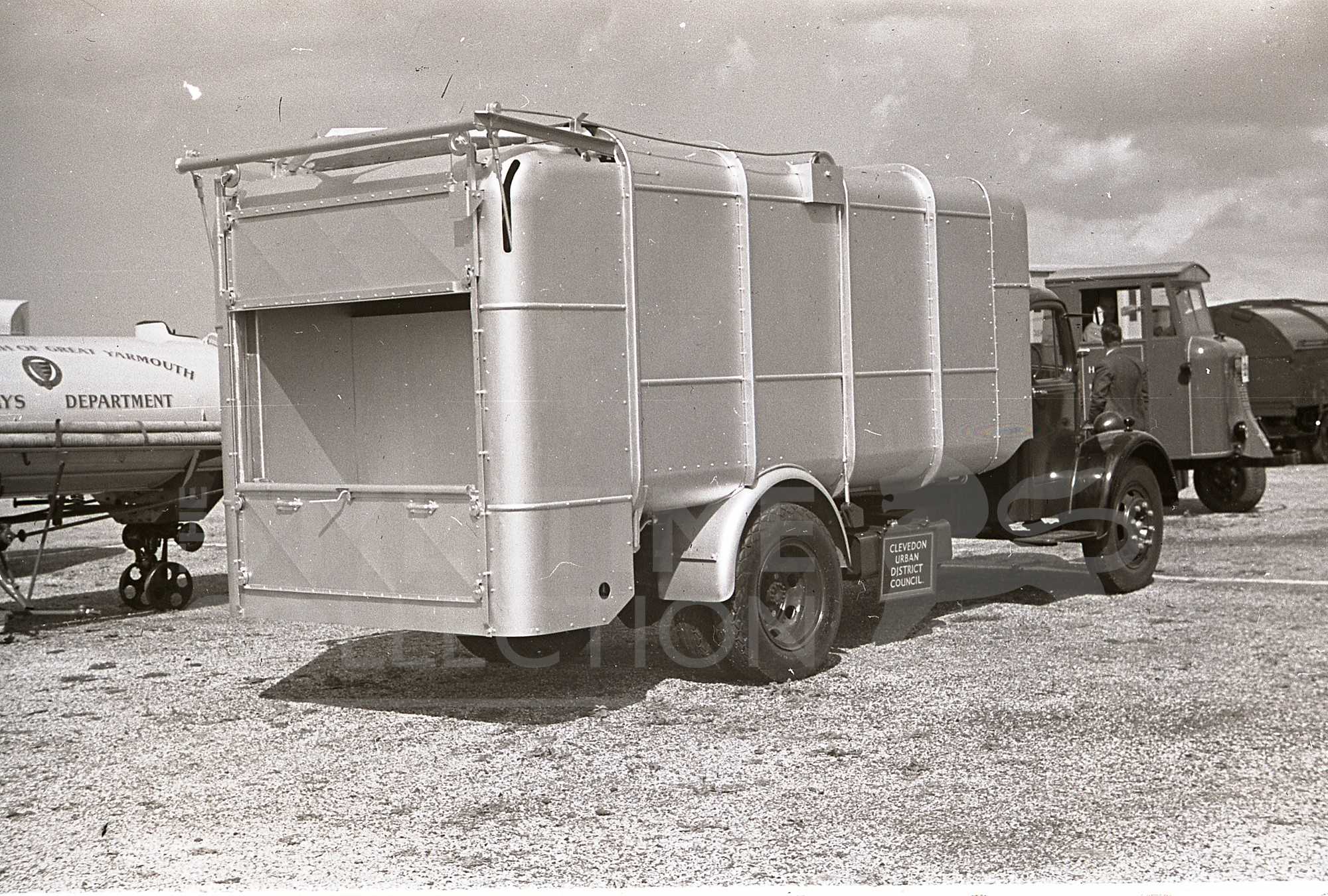 waste rubbish trash garbage refuse tpt transport truck lorry wagon bin ...