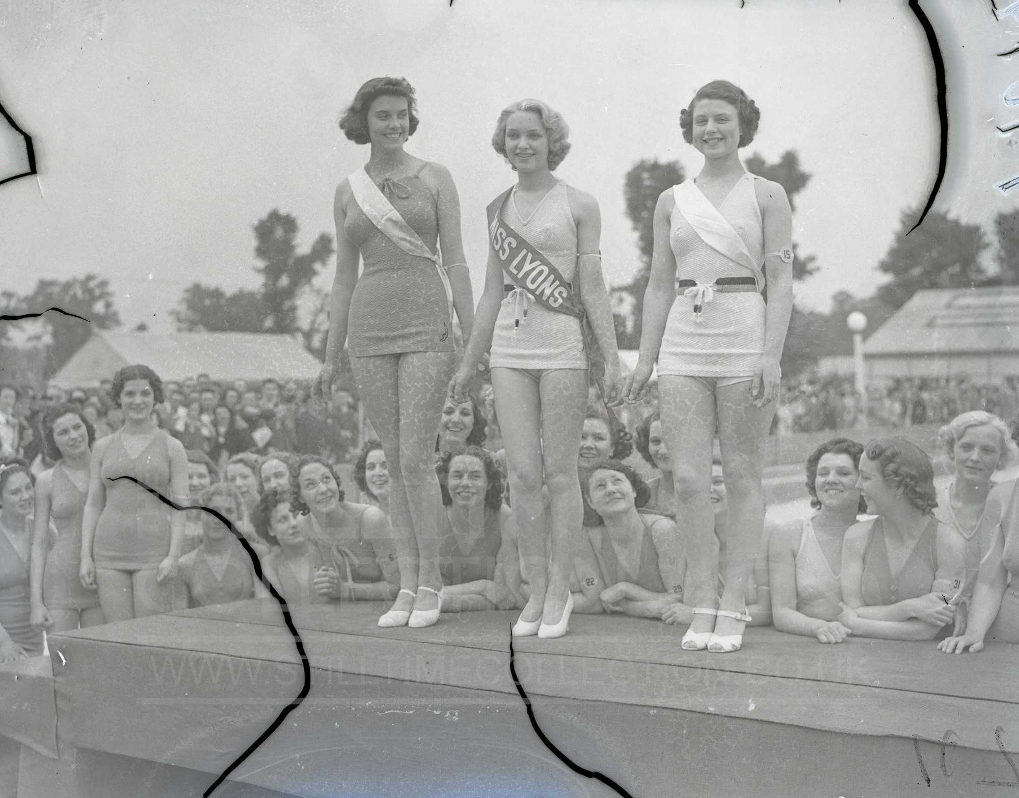 glamour miss lyons corner house georgina hellen cashier at throgmorton ...