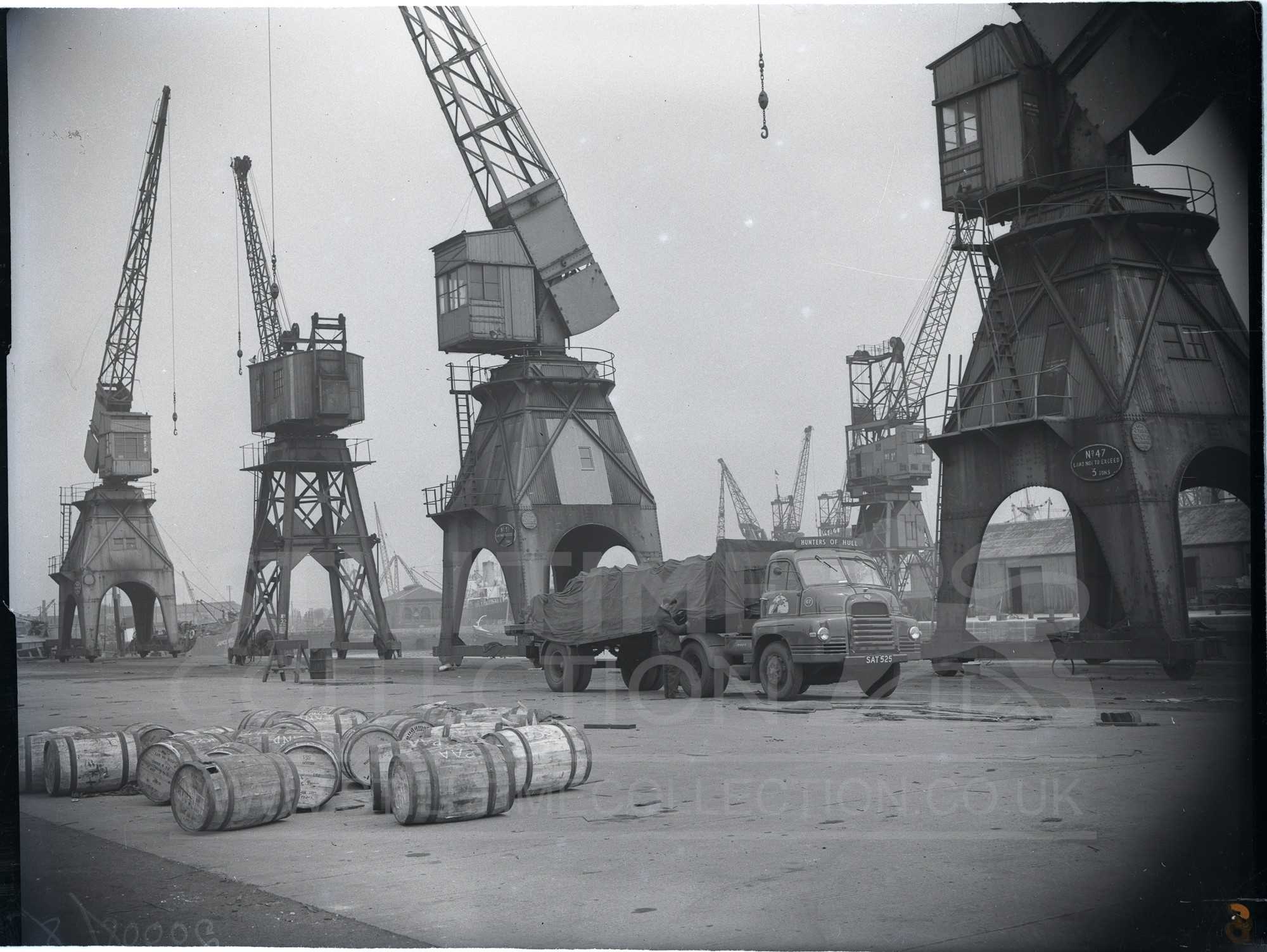 tpt transport truck lorry wagon commer hunters of hull dockside | The ...