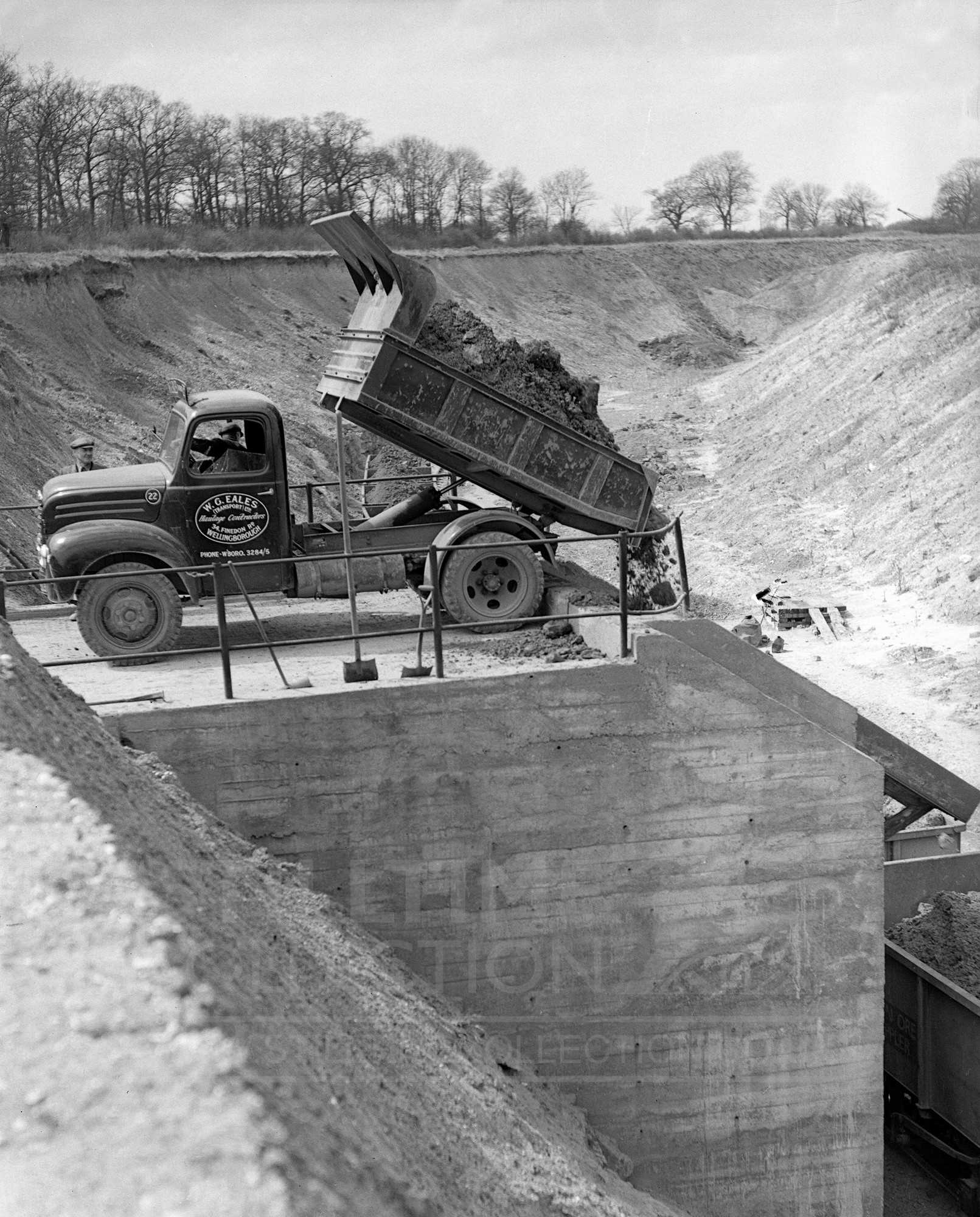 tpt transport truck lorry wagon ford thames river water quarry tipper ...