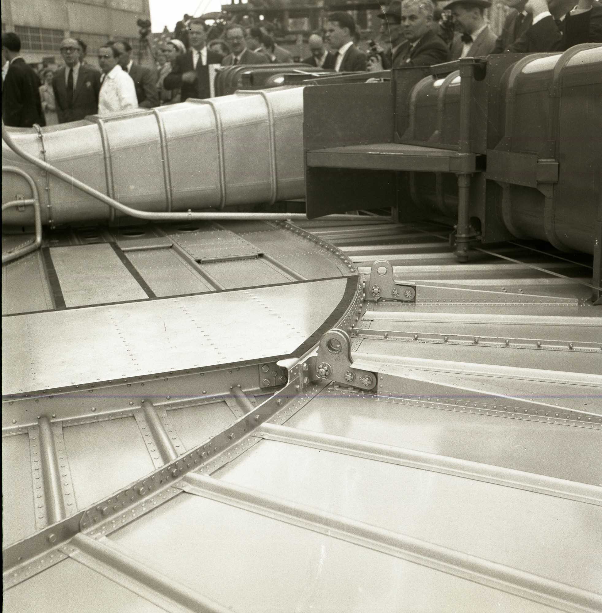 tpt hovercraft sr-n1 | The Stilltime Collection