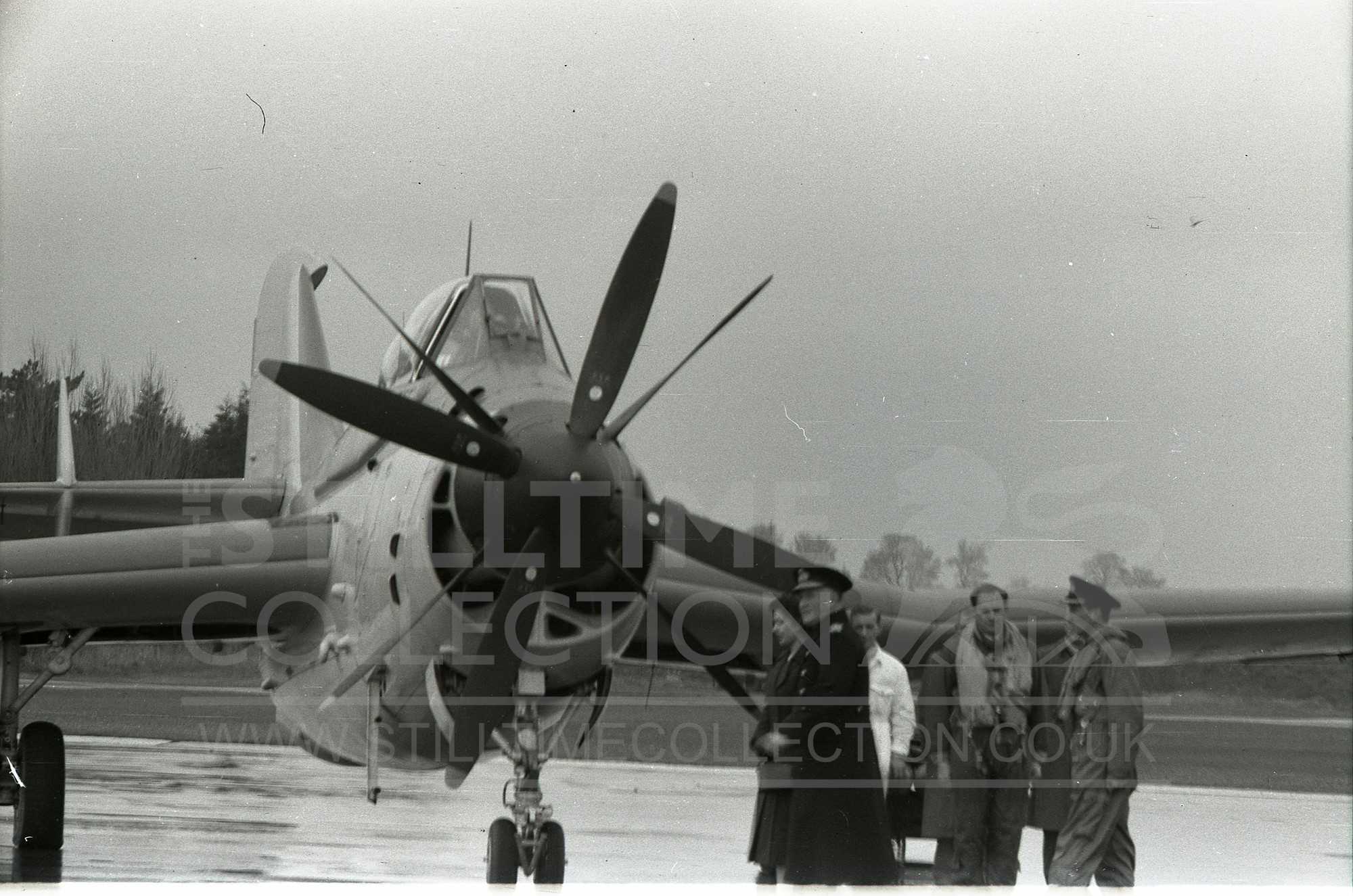 military navy visit of queen elizabeth to RNAS lee on solent helicopter ...