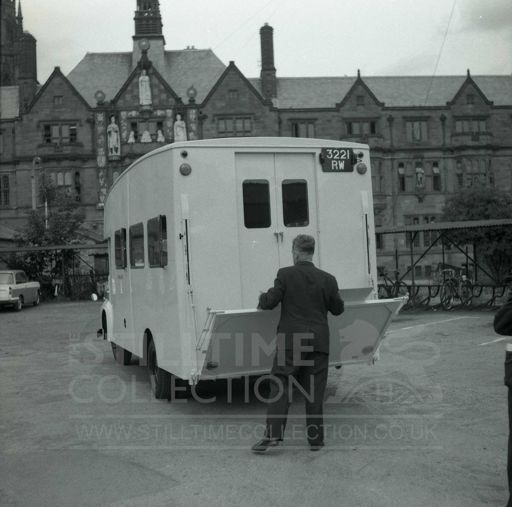 tpt bus ambulance for handicapped children morris commercial tail lift ...