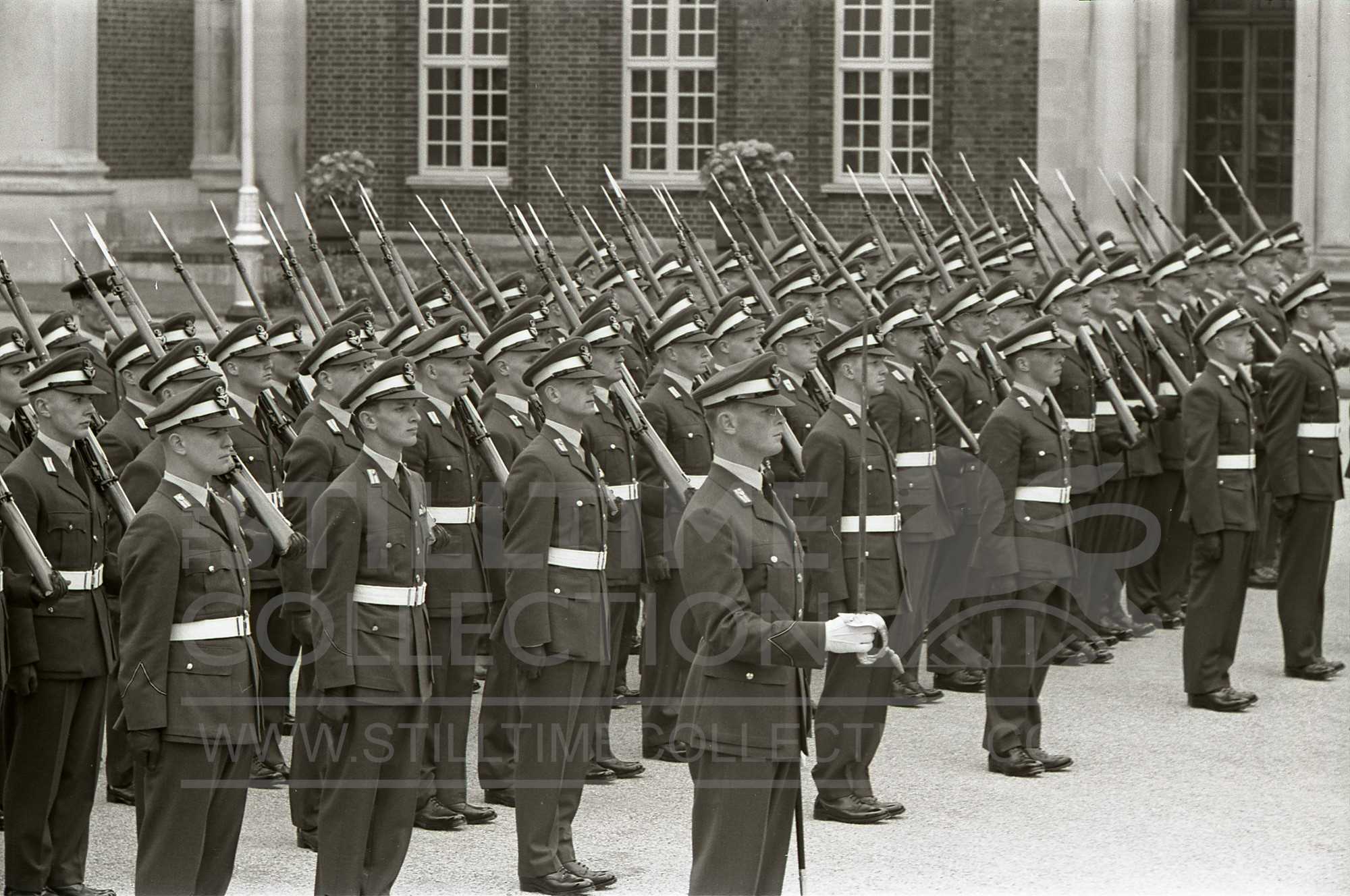 military air force raf passing out parade cranwell queen elizabeth duke ...