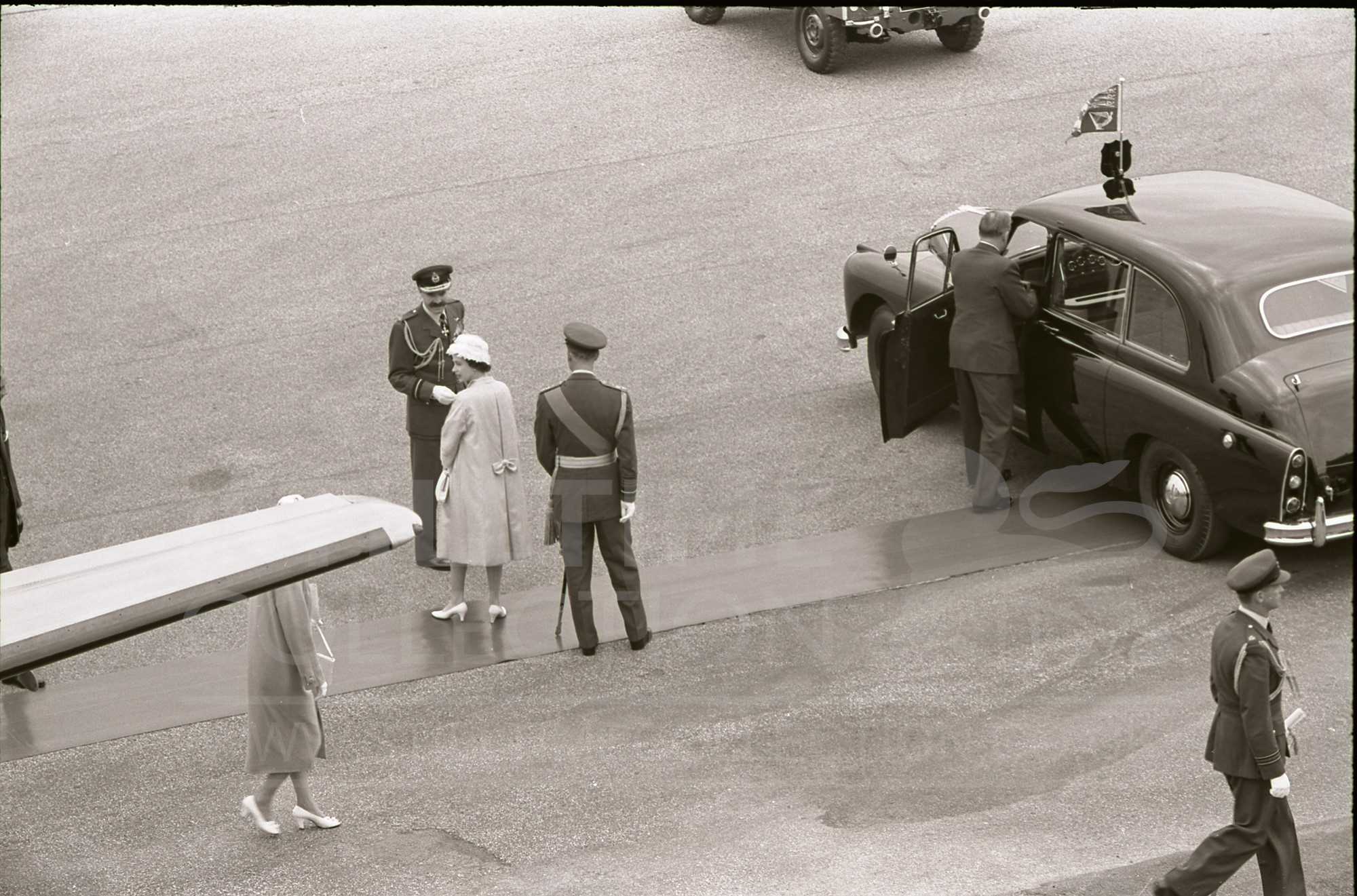 military air force raf passing out parade cranwell queen elizabeth duke ...