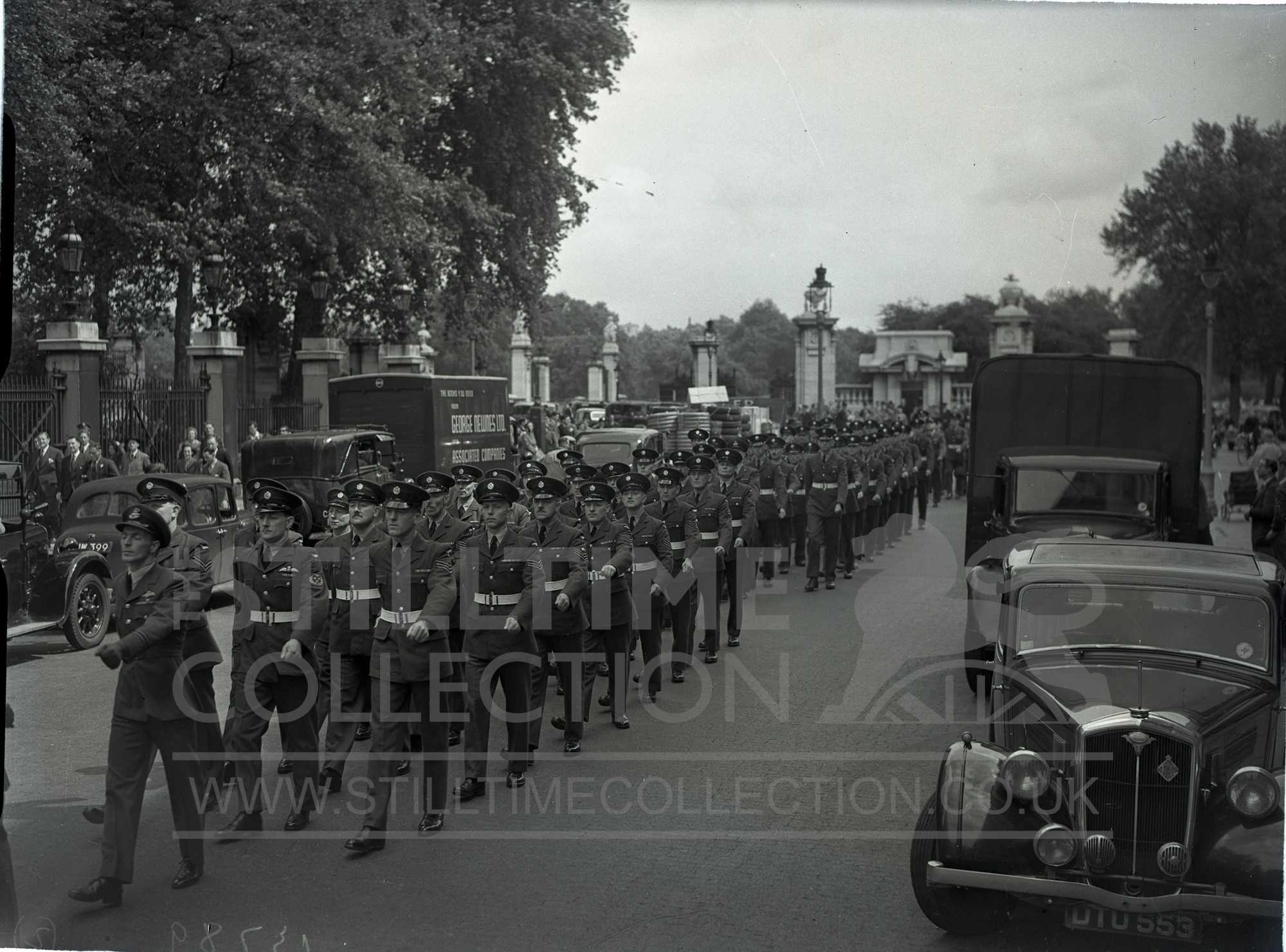 events parade military airforce RAF 604 squadron march into buckingham ...